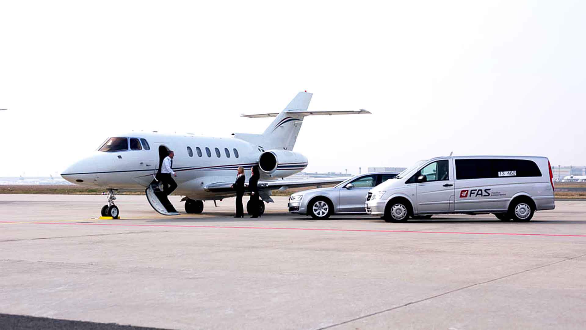 Ground Handler in Frankfurt, Germany at the International Airport (EDDF)