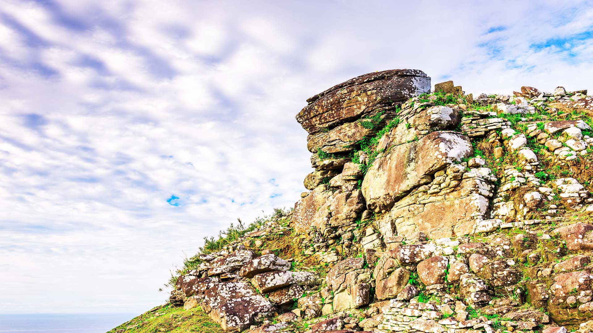FBO & Ground Handling - Kumejima Airport (ROKJ) | Kumejima, Japan - Universal Aviation